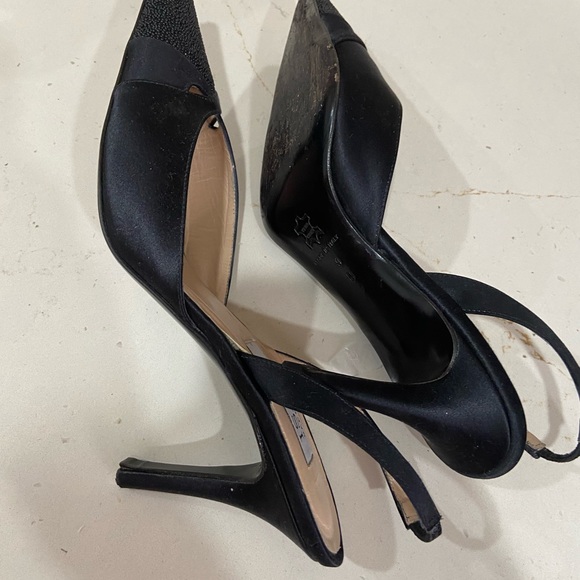 Isaac Mizrahi | Shoes | Isaac Mizrahi Black Satin Evening Pumps | Poshmark